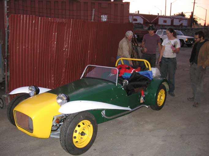 Clamshell front fenders – Kinetic Vehicles